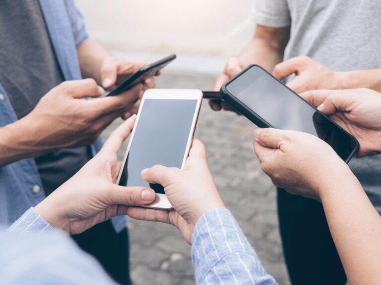 10 Fixes for When Your Phone Says No Internet Connection But There Is ...